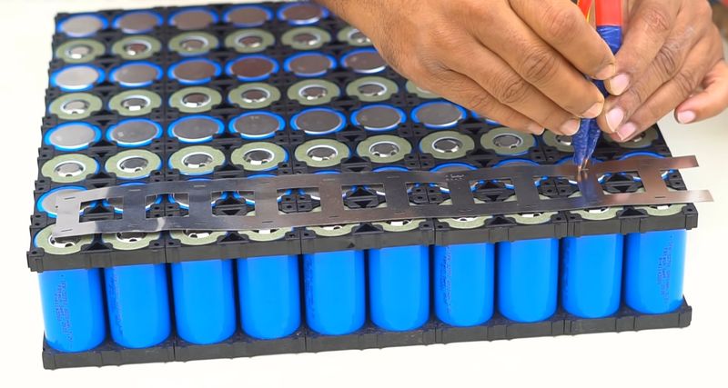 Mechanical design of battery pack : Skill-Lync