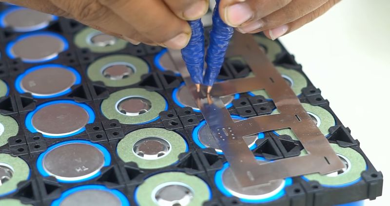 Mechanical design of battery pack : Skill-Lync